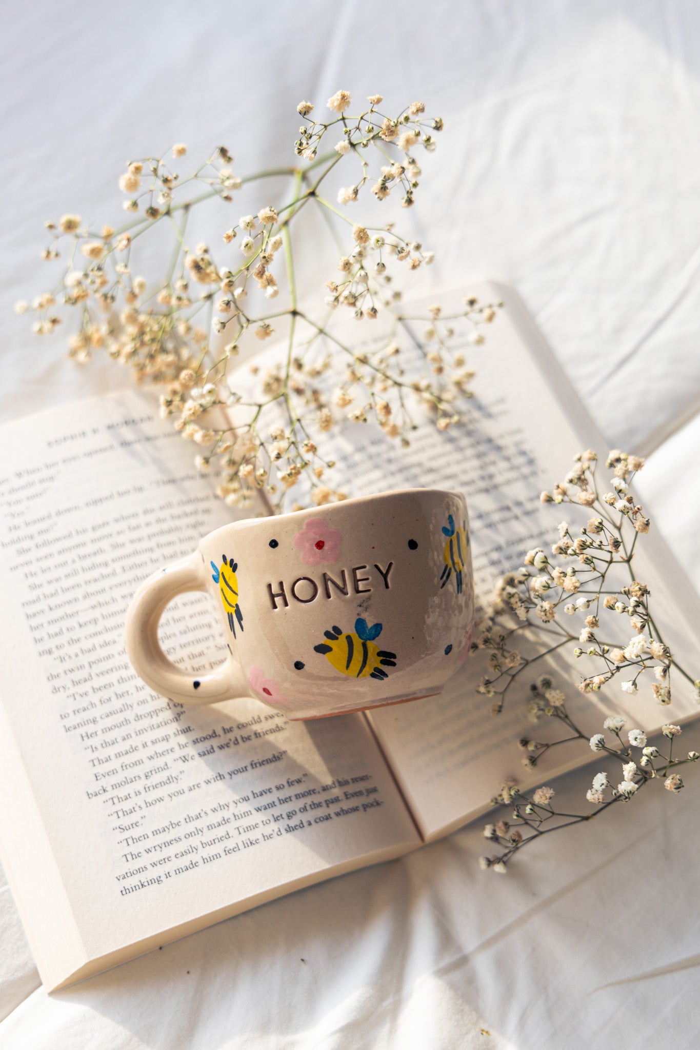 Bee Pottery Mug 250ml - Handcrafted Ceramic Coffee Cup | Calma